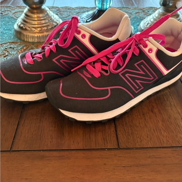New Balance | Shoes | New Balance Womens Sneakers In Black And Hot Pink ...